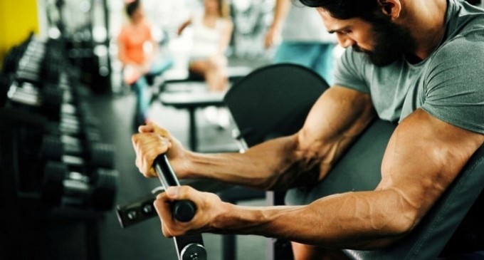 Conseils musculation : perfectionner son entraînement avec charges
